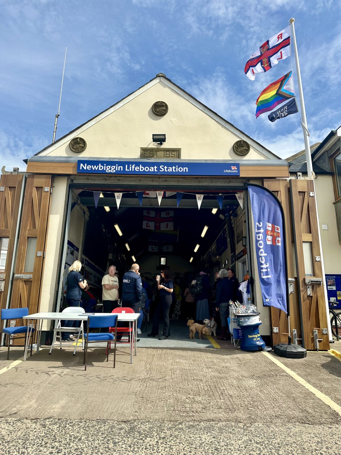 Signing the Scroll in Newbiggin by the Sea - Newbiggin by the Sea Town ...